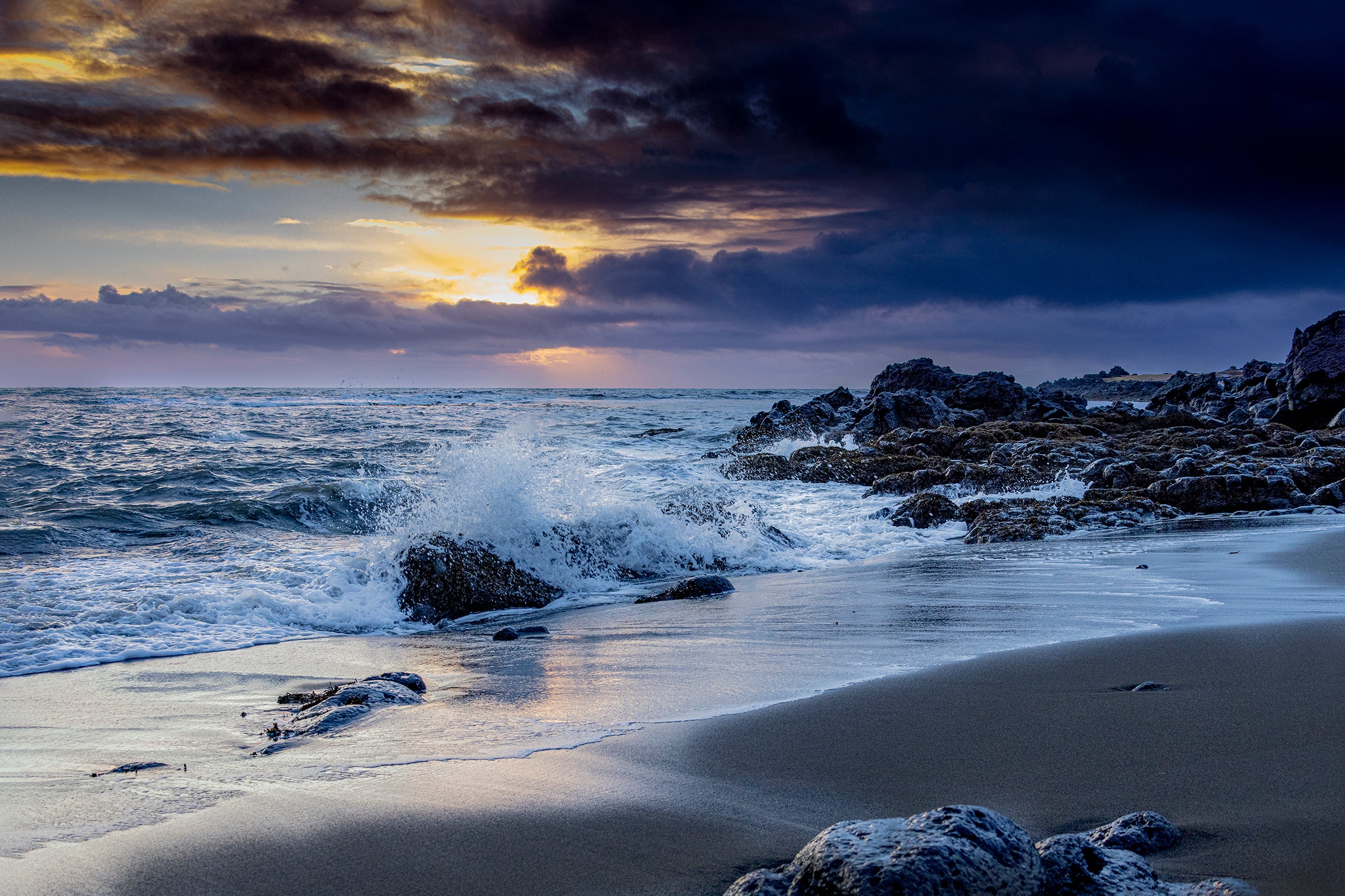 Splash on Budir Beach - Willo & Felix Fine Art